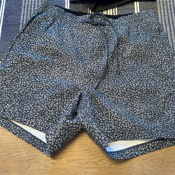 lululemon athletica | Shorts | Lululemon Athletica Patterned Black And ...